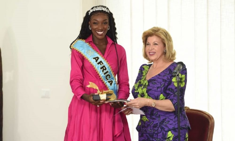 Miss Monde 2022 La Première Dame Offre Un Cadeau Inédit à Olivia Yacé