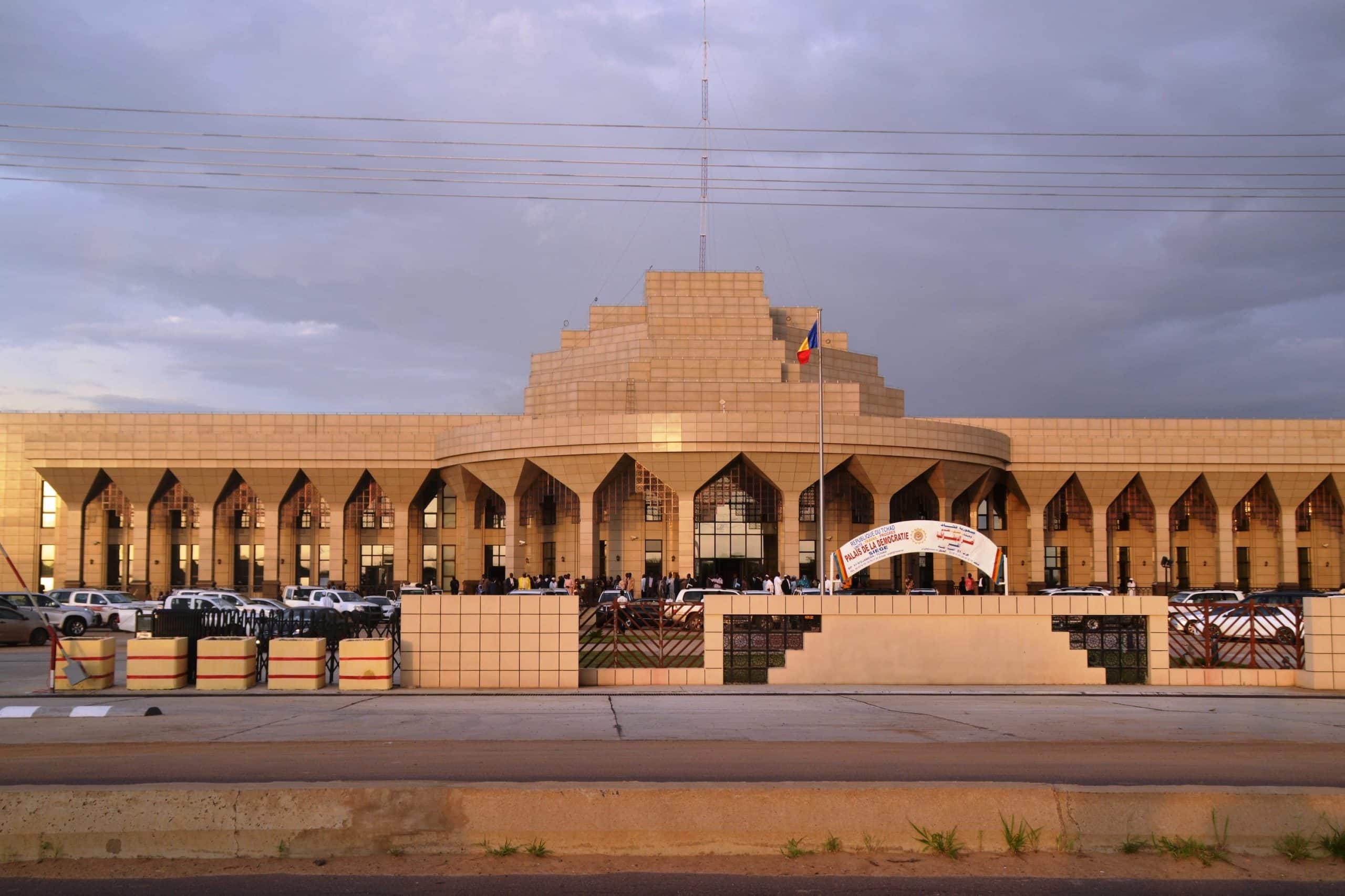 Le Tchad adopte le projet de nouvelle Constitution pour un retour à l ...