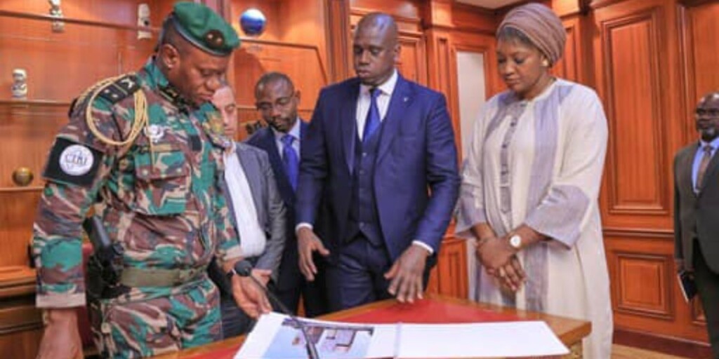 Brice Clotaire Oligui Nguema : Président de la République gabonaise ...