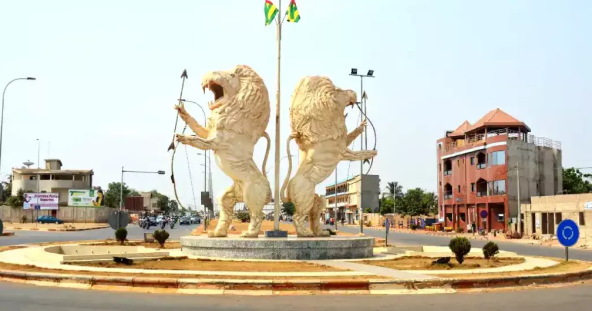 Togo : polémique après des propos de corps habillés à la retraite en ...